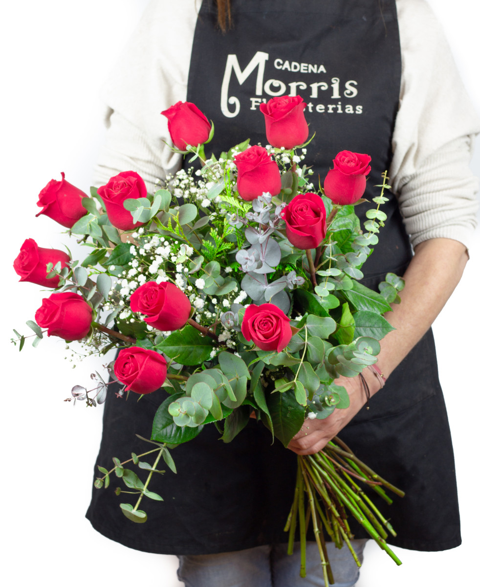 Rosas fucsias de tallo largo - Floristería Morris